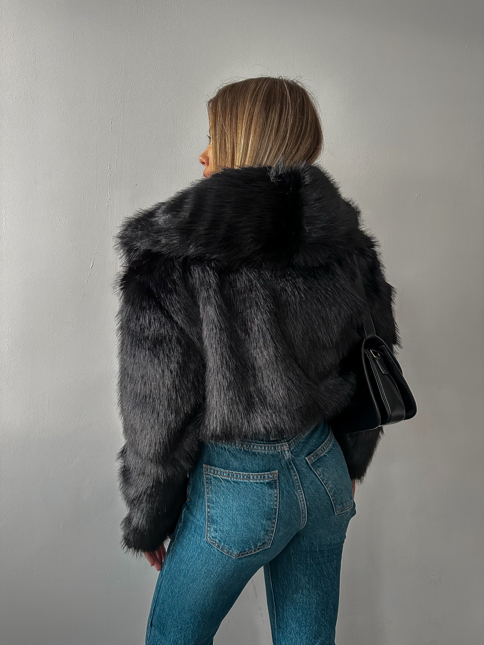 Čierny kožuch FOXY - Green Apple